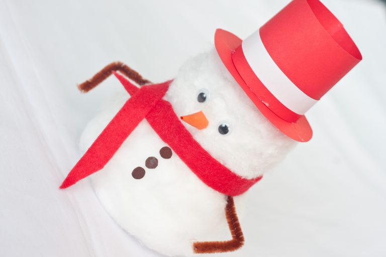 Make a Fluffy Snowman Decor
